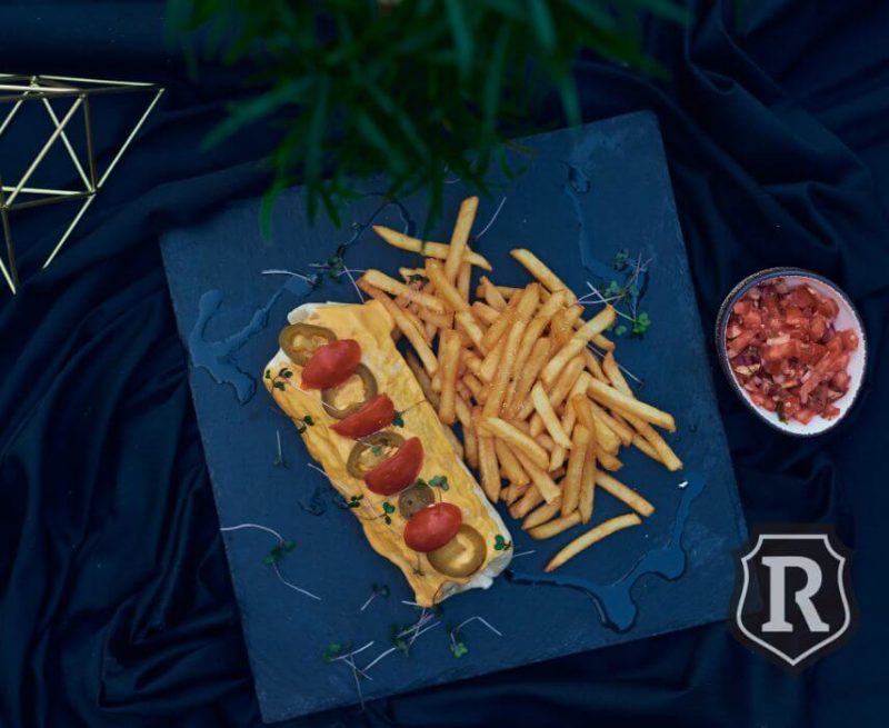 Restoran Rustik Bar - Prijatan ambijent u centru Kaća