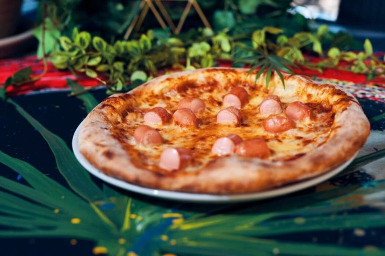 Restoran Rustik Bar - Prijatan ambijent u centru Kaća