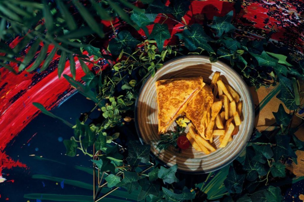 Restoran Rustik Bar - Prijatan ambijent u centru Kaća