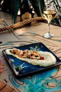 Restoran Rustik Bar - Prijatan ambijent u centru Kaća